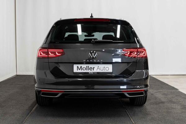 Melns Volkswagen Passat 2023 Tallina, ar dzinēja tilpumu 2.00 L un nobraukumu 145 tūkst. km par 24900 €, foto 4 vietnē AUTOMOTO.COM.LV