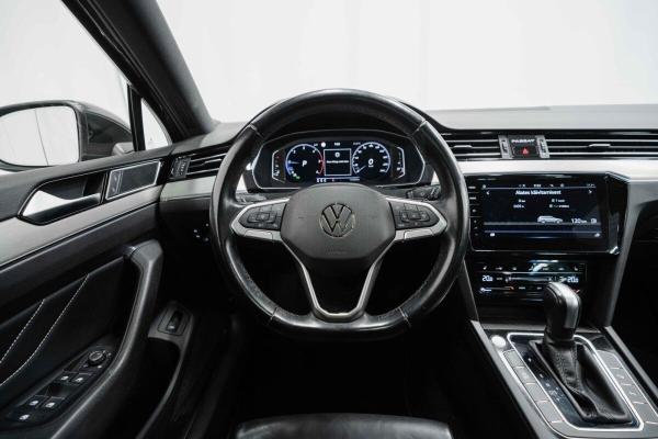 Melns Volkswagen Passat 2023 Tallina, ar dzinēja tilpumu 2.00 L un nobraukumu 145 tūkst. km par 24900 €, foto 10 vietnē AUTOMOTO.COM.LV