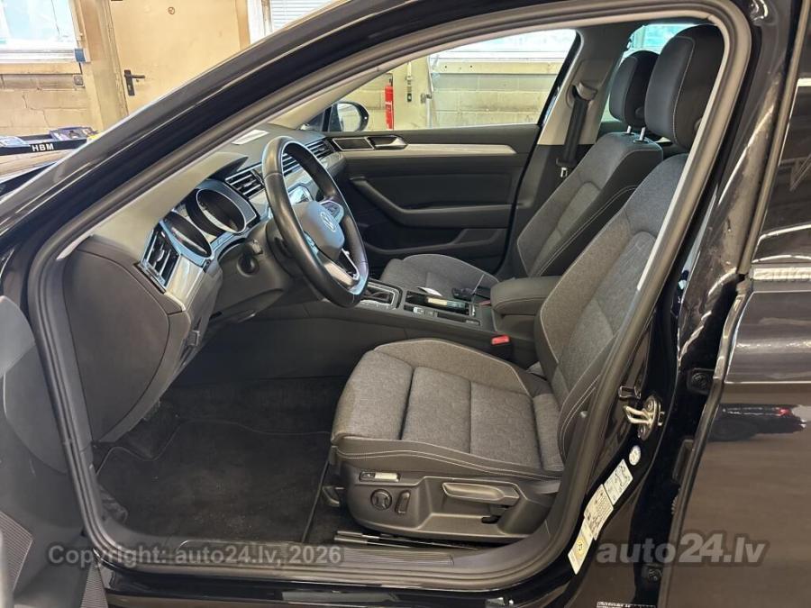 Melns Volkswagen Passat 2023 Tallina, ar dzinēja tilpumu 2.00 L un nobraukumu 175 tūkst. km par 16490 €, foto 6 vietnē AUTOMOTO.COM.LV