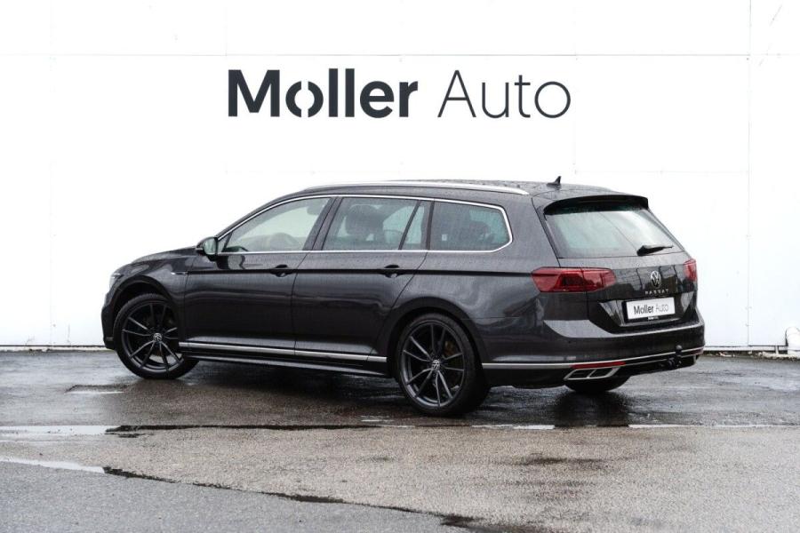 Melns Volkswagen Passat 2023 Rīga, ar dzinēja tilpumu 2.00 L un nobraukumu 148 tūkst. km par 24950 €, foto 4 vietnē AUTOMOTO.COM.LV