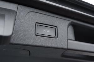 Melns Volkswagen Passat 2023 Rīga, ar dzinēja tilpumu 2.00 L un nobraukumu 148 tūkst. km par 24950 €, foto 12 vietnē AUTOMOTO.COM.LV