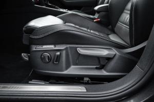Melns Volkswagen Passat 2023 Rīga, ar dzinēja tilpumu 2.00 L un nobraukumu 148 tūkst. km par 24950 €, foto 15 vietnē AUTOMOTO.COM.LV