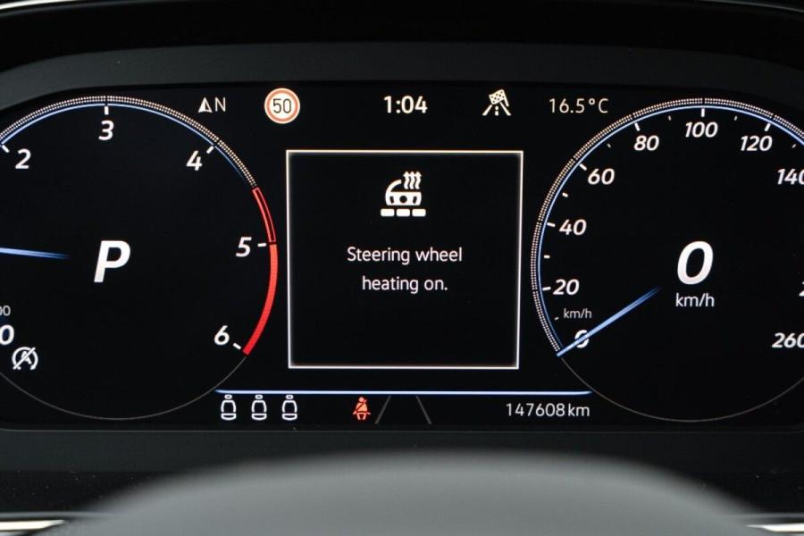 Melns Volkswagen Passat 2023 Rīga, ar dzinēja tilpumu 2.00 L un nobraukumu 148 tūkst. km par 24950 €, foto 21 vietnē AUTOMOTO.COM.LV
