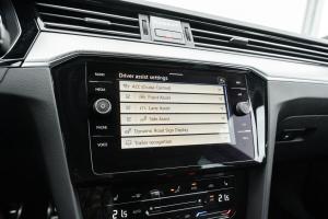 Melns Volkswagen Passat 2023 Rīga, ar dzinēja tilpumu 2.00 L un nobraukumu 148 tūkst. km par 24950 €, foto 30 vietnē AUTOMOTO.COM.LV