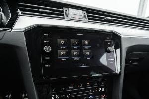 Melns Volkswagen Passat 2023 Rīga, ar dzinēja tilpumu 2.00 L un nobraukumu 148 tūkst. km par 24950 €, foto 32 vietnē AUTOMOTO.COM.LV