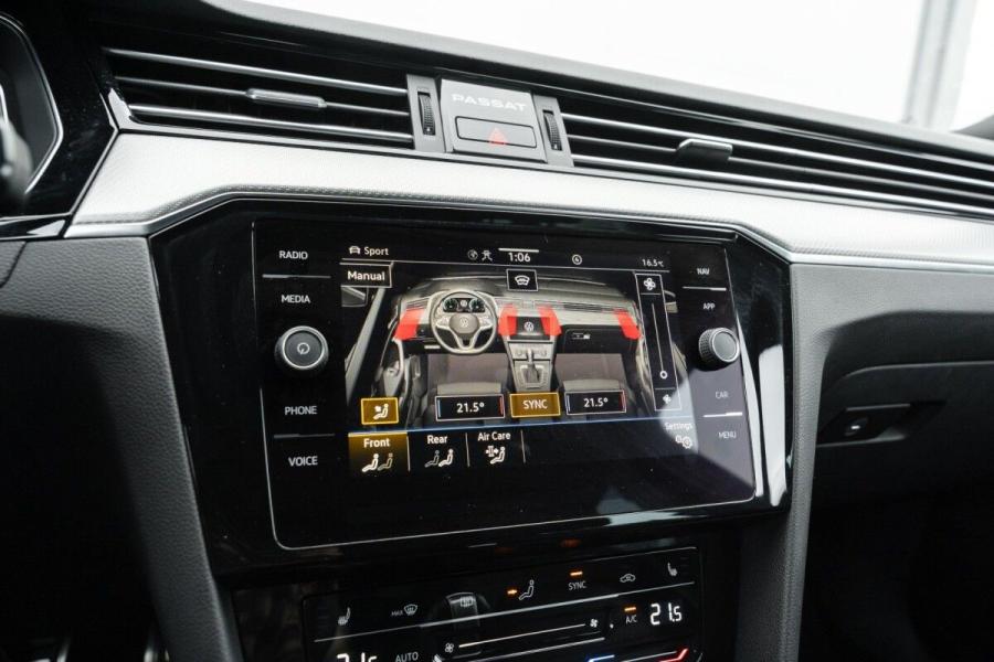 Melns Volkswagen Passat 2023 Rīga, ar dzinēja tilpumu 2.00 L un nobraukumu 148 tūkst. km par 24950 €, foto 33 vietnē AUTOMOTO.COM.LV