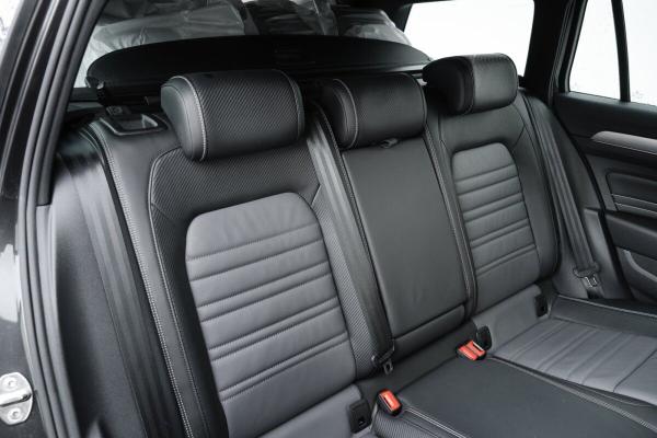 Melns Volkswagen Passat 2023 Rīga, ar dzinēja tilpumu 2.00 L un nobraukumu 148 tūkst. km par 24950 €, foto 10 vietnē AUTOMOTO.COM.LV