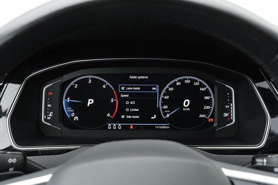 Melns Volkswagen Passat 2023 Rīga, ar dzinēja tilpumu 2.00 L un nobraukumu 148 tūkst. km par 24950 €, foto 19 vietnē AUTOMOTO.COM.LV