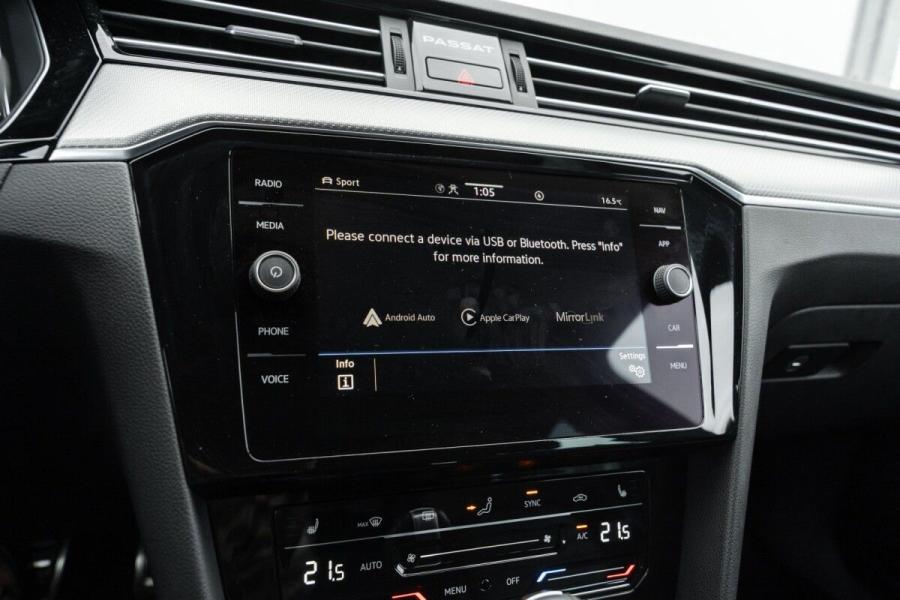 Melns Volkswagen Passat 2023 Rīga, ar dzinēja tilpumu 2.00 L un nobraukumu 148 tūkst. km par 24950 €, foto 28 vietnē AUTOMOTO.COM.LV