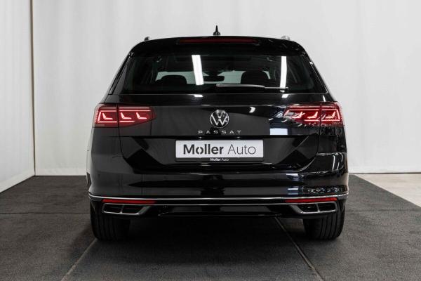 Black Volkswagen Passat 2023 in Tallinn, with an engine capacity of 2.00 L and mileage of 137 thousand km for 24900 €, photo 6 on AUTOMOTO.COM.LV