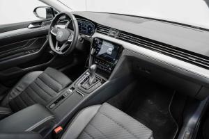 Melns Volkswagen Passat 2023 Tallina, ar dzinēja tilpumu 2.00 L un nobraukumu 137 tūkst. km par 24900 €, foto 8 vietnē AUTOMOTO.COM.LV