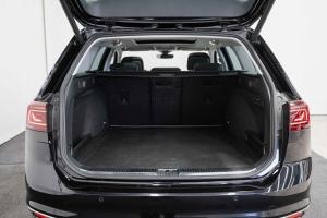 Melns Volkswagen Passat 2023 Tallina, ar dzinēja tilpumu 2.00 L un nobraukumu 137 tūkst. km par 24900 €, foto 16 vietnē AUTOMOTO.COM.LV