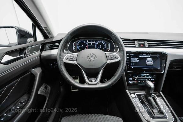 Black Volkswagen Passat 2023 in Tallinn, with an engine capacity of 2.00 L and mileage of 137 thousand km for 24900 €, photo 11 on AUTOMOTO.COM.LV