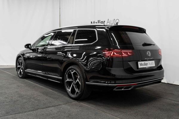 Melns Volkswagen Passat 2023 Tallina, ar dzinēja tilpumu 2.00 L un nobraukumu 150 tūkst. km par 24400 €, foto 4 vietnē AUTOMOTO.COM.LV
