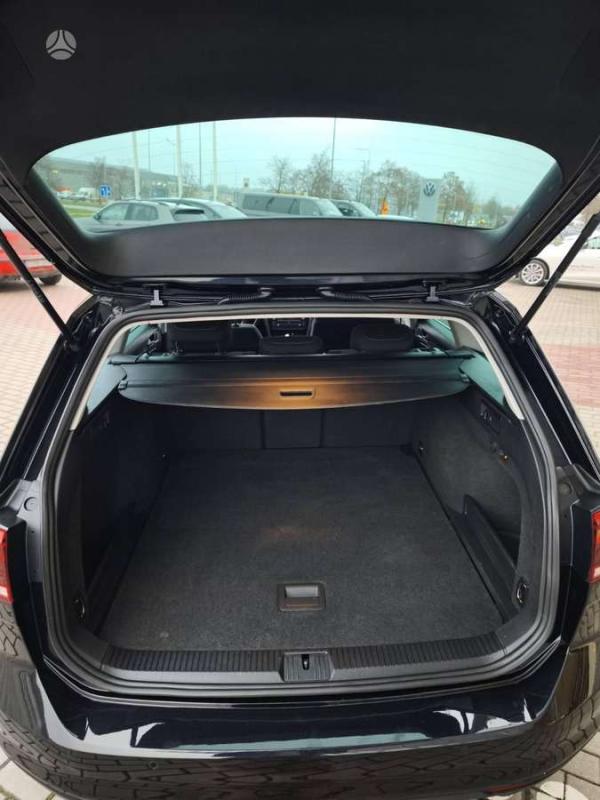 Black Volkswagen Passat 2024 in Siauliai, with an engine capacity of 1.97 L and mileage of 69 thousand km for 23900 €, photo 11 on AUTOMOTO.COM.LV