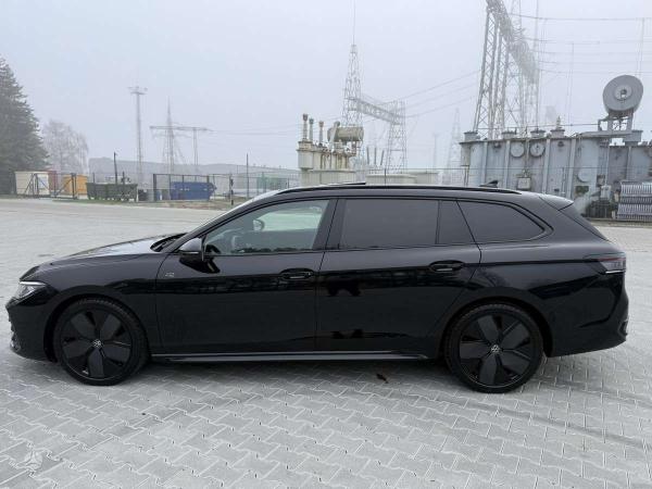 Black Volkswagen Passat 2024 in Siauliai, with an engine capacity of 0.00 L and mileage of 45 thousand km for 48900 €, photo 2 on AUTOMOTO.COM.LV