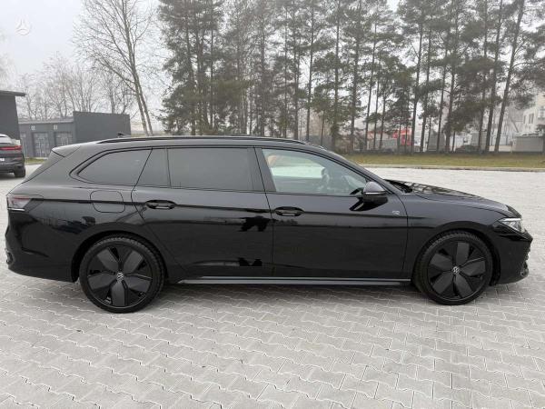 Black Volkswagen Passat 2024 in Siauliai, with an engine capacity of 0.00 L and mileage of 45 thousand km for 48900 €, photo 3 on AUTOMOTO.COM.LV