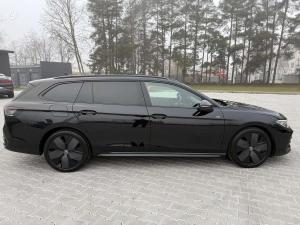 Black Volkswagen Passat 2024 in Siauliai, with an engine capacity of 0.00 L and mileage of 45 thousand km for 48900 €, photo 3 on AUTOMOTO.COM.LV
