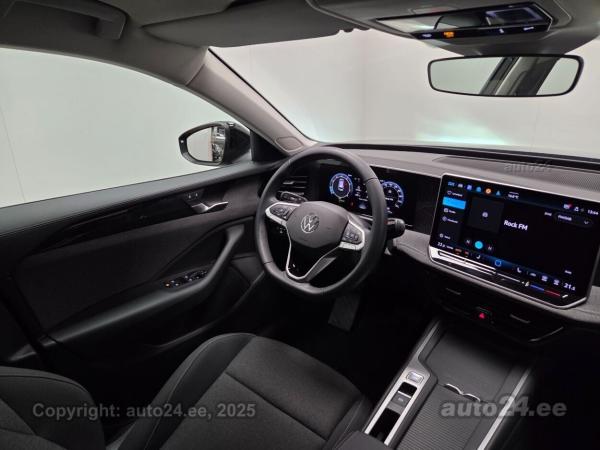 Melns Volkswagen Passat 2024 Tallina, ar dzinēja tilpumu 1.50 L un nobraukumu 13 tūkst. km par 29900 €, foto 11 vietnē AUTOMOTO.COM.LV