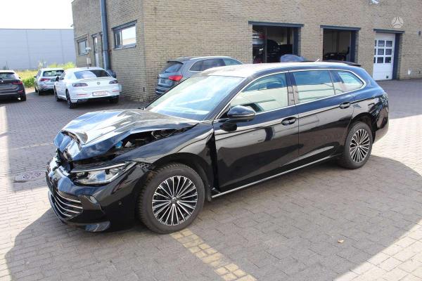 Melns Volkswagen Passat 2024 Klaipėda, ar dzinēja tilpumu 1.97 L un nobraukumu 68 tūkst. km par 18900 €, foto 3 vietnē AUTOMOTO.COM.LV