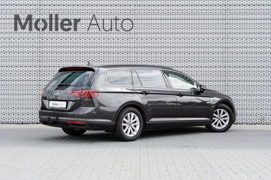 Black Volkswagen Passat 2024 in Marupe, with an engine capacity of 2.00 L and mileage of 132 thousand km for 25400 €, photo 5 on AUTOMOTO.COM.LV