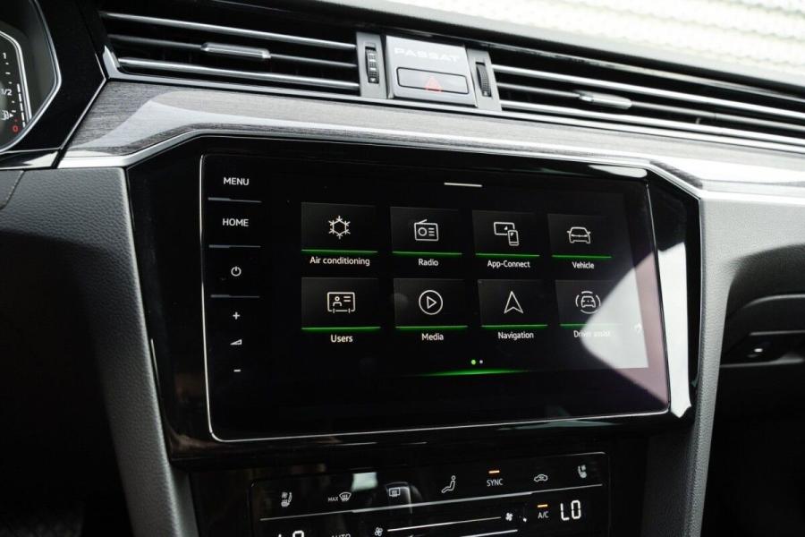 Black Volkswagen Passat 2024 in Marupe, with an engine capacity of 2.00 L and mileage of 132 thousand km for 25400 €, photo 19 on AUTOMOTO.COM.LV