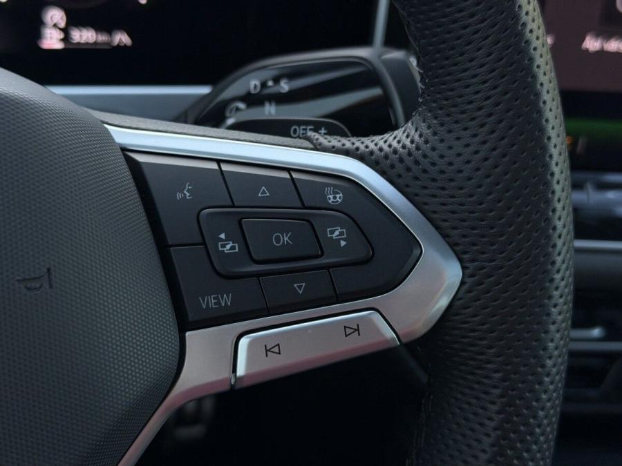 Melns Volkswagen Passat 2024 Pērnava, ar dzinēja tilpumu 1.50 L un nobraukumu 58 tūkst. km par 36900 €, foto 25 vietnē AUTOMOTO.COM.LV