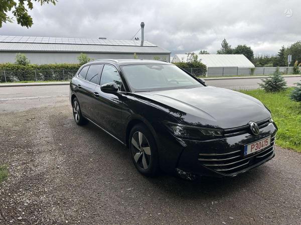Melns Volkswagen Passat 2025 Kauņa, ar dzinēja tilpumu 1.50 L un nobraukumu 20 tūkst. km par 28300 €, foto 3 vietnē AUTOMOTO.COM.LV