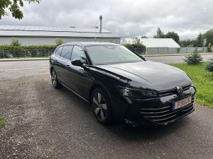 Black Volkswagen Passat 2025 in Kaunas, with an engine capacity of 1.50 L and mileage of 20 thousand km for 28300 €, photo 4 on AUTOMOTO.COM.LV