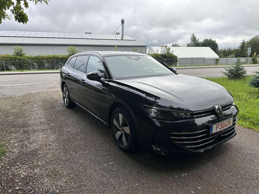 Black Volkswagen Passat 2025 in Kaunas, with an engine capacity of 1.50 L and mileage of 20 thousand km for 28300 €, photo 4 on AUTOMOTO.COM.LV