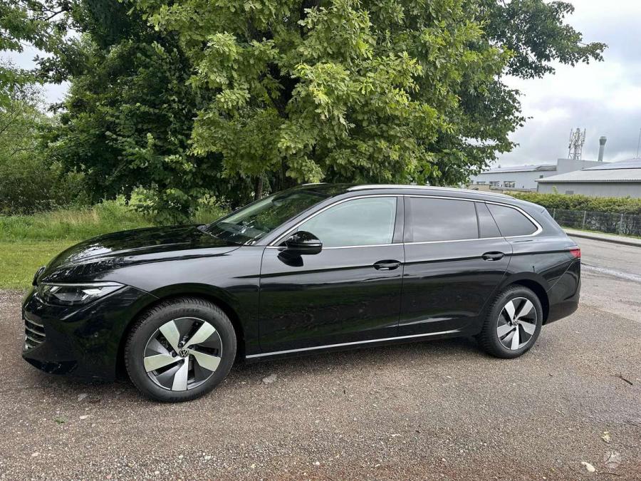 Black Volkswagen Passat 2025 in Kaunas, with an engine capacity of 1.50 L and mileage of 20 thousand km for 28300 €, photo 10 on AUTOMOTO.COM.LV