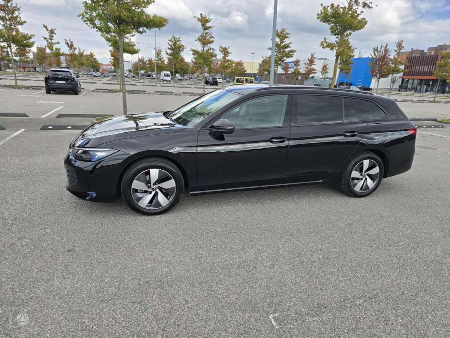 Black Volkswagen Passat 2025 in Klaipeda, with an engine capacity of 1.50 L and mileage of 33 thousand km for 28200 €, photo 4 on AUTOMOTO.COM.LV