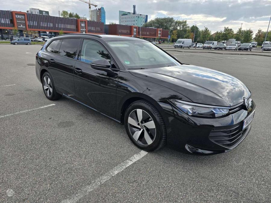 Black Volkswagen Passat 2025 in Klaipeda, with an engine capacity of 1.50 L and mileage of 33 thousand km for 28200 €, photo 5 on AUTOMOTO.COM.LV