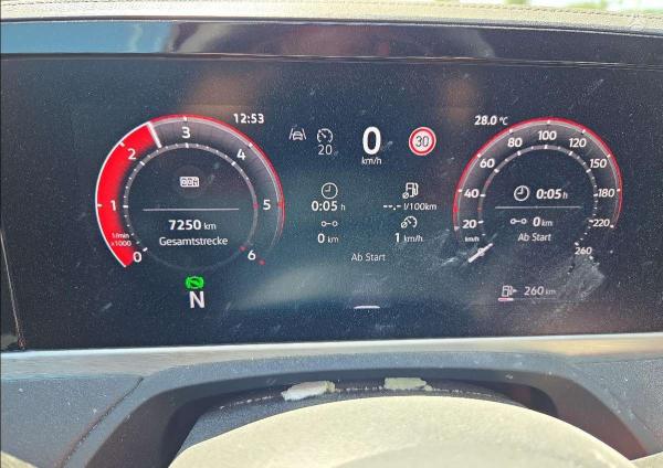 Black Volkswagen Passat 2026 in Klaipeda, with an engine capacity of 1.97 L and mileage of 7 thousand km for 11300 €, photo 7 on AUTOMOTO.COM.LV