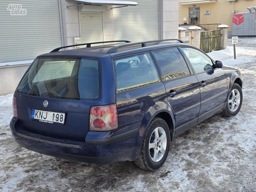 Zils Volkswagen Passat 2001 Ukmergė, ar dzinēja tilpumu 1.90 L un nobraukumu 381 tūkst. km par 1050 €, foto 9 vietnē AUTOMOTO.COM.LV