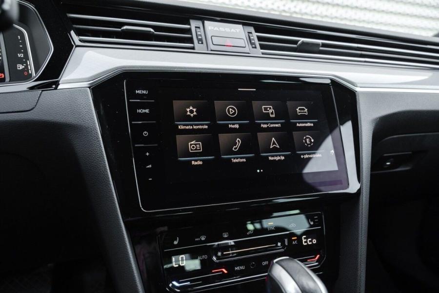 Zils Volkswagen Passat 2021 Mārupe, ar dzinēja tilpumu 1.40 L un nobraukumu 166 tūkst. km par 19850 €, foto 24 vietnē AUTOMOTO.COM.LV