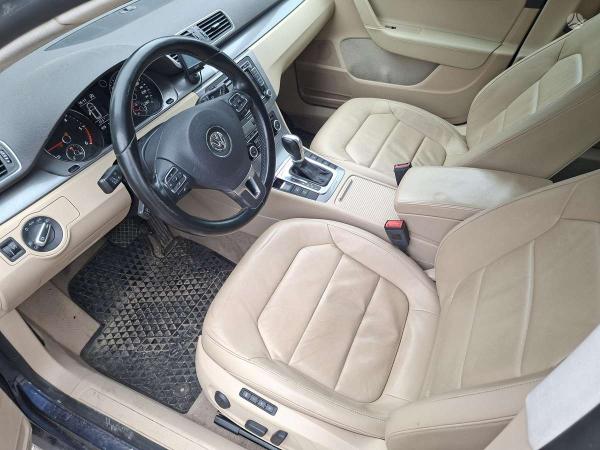 Zils Volkswagen Passat 2011 Šilutė, ar dzinēja tilpumu 1.97 L un nobraukumu 300 tūkst. km par 3000 €, foto 7 vietnē AUTOMOTO.COM.LV