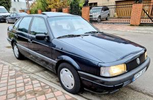 Blue Volkswagen Passat 1991 in Kaunas, with an engine capacity of 1.78 L and mileage of 94 thousand km for 2200 €, photo 12 on AUTOMOTO.COM.LV