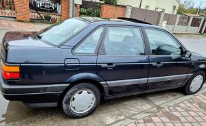 Blue Volkswagen Passat 1991 in Kaunas, with an engine capacity of 1.78 L and mileage of 94 thousand km for 2200 €, photo 13 on AUTOMOTO.COM.LV