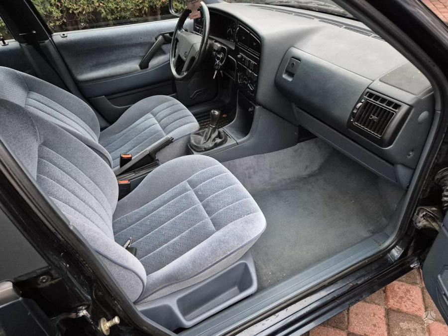 Blue Volkswagen Passat 1991 in Kaunas, with an engine capacity of 1.78 L and mileage of 94 thousand km for 2200 €, photo 20 on AUTOMOTO.COM.LV