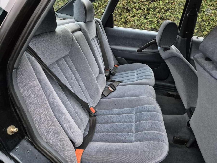 Blue Volkswagen Passat 1991 in Kaunas, with an engine capacity of 1.78 L and mileage of 94 thousand km for 2200 €, photo 21 on AUTOMOTO.COM.LV