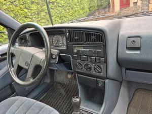 Blue Volkswagen Passat 1991 in Kaunas, with an engine capacity of 1.78 L and mileage of 94 thousand km for 2200 €, photo 24 on AUTOMOTO.COM.LV