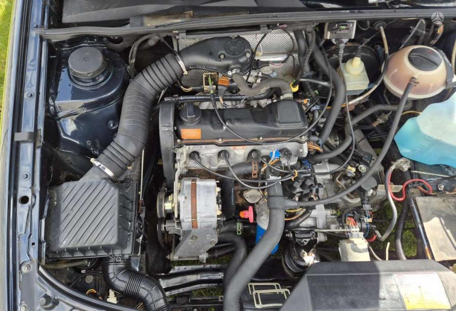 Blue Volkswagen Passat 1991 in Kaunas, with an engine capacity of 1.78 L and mileage of 94 thousand km for 2200 €, photo 30 on AUTOMOTO.COM.LV