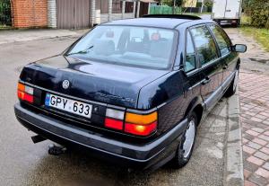 Blue Volkswagen Passat 1991 in Kaunas, with an engine capacity of 1.78 L and mileage of 94 thousand km for 2200 €, photo 33 on AUTOMOTO.COM.LV