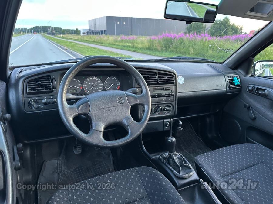 Синий Фольксваген Пассат 1994 в Таллин, объемом двигателя 2.00 л и пробегом 274 тыс. км за 1999 €, фото 8 на AUTOMOTO.COM.LV