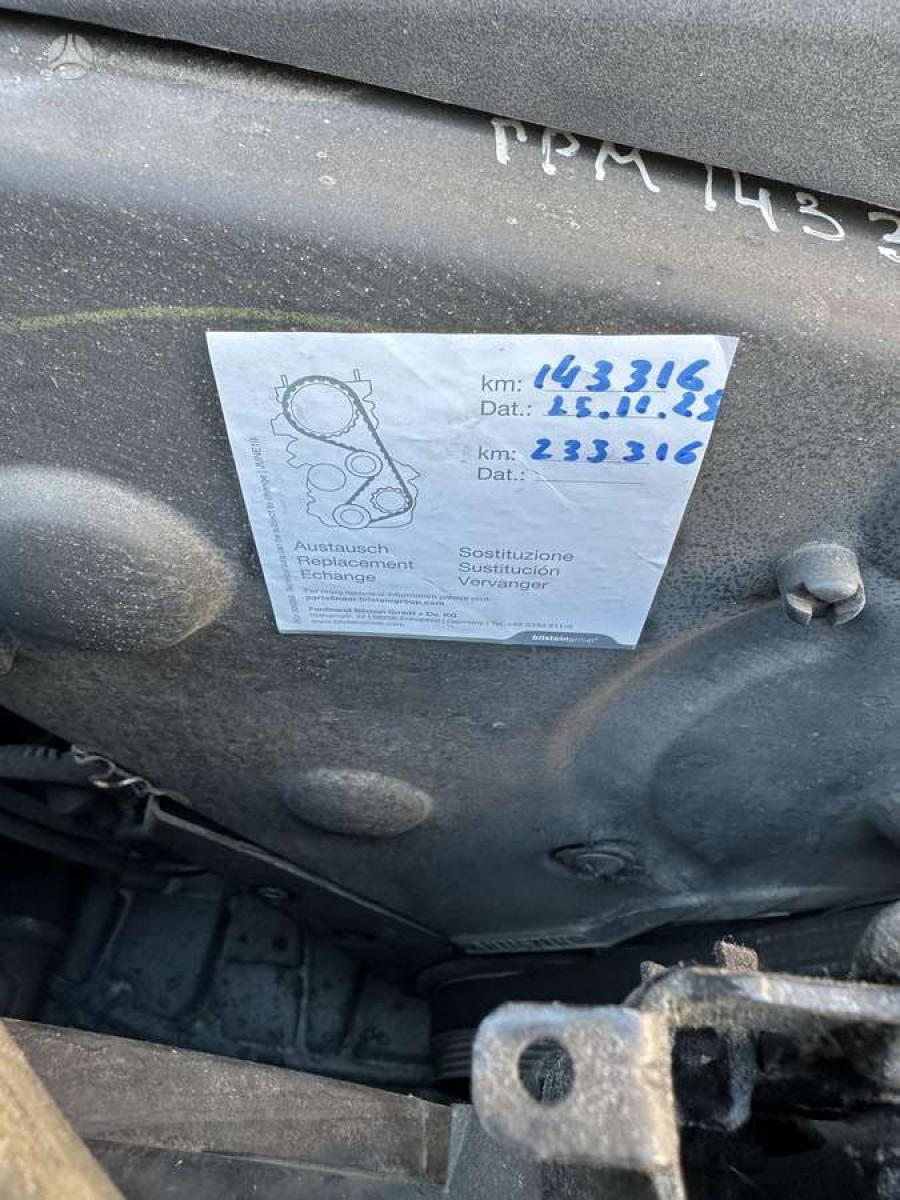 Zils Volkswagen Passat 1997 Viļņa, ar dzinēja tilpumu 1.90 L un nobraukumu 154 tūkst. km par 2750 €, foto 22 vietnē AUTOMOTO.COM.LV