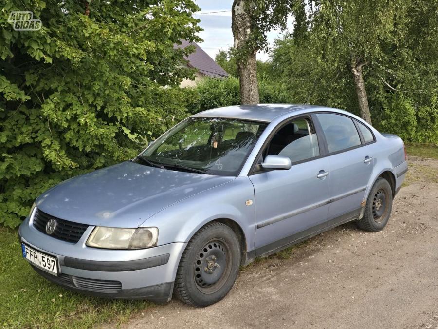 Zils Volkswagen Passat 1997 Šakiai, ar dzinēja tilpumu 1.90 L un nobraukumu 346 tūkst. km par 500 €, foto 1 vietnē AUTOMOTO.COM.LV
