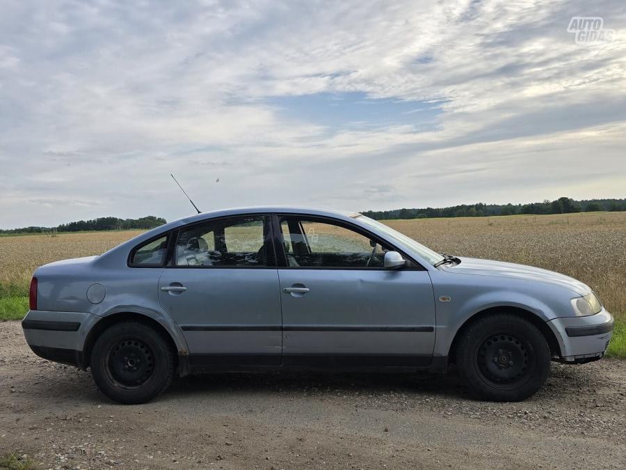 Zils Volkswagen Passat 1997 Šakiai, ar dzinēja tilpumu 1.90 L un nobraukumu 346 tūkst. km par 500 €, foto 8 vietnē AUTOMOTO.COM.LV