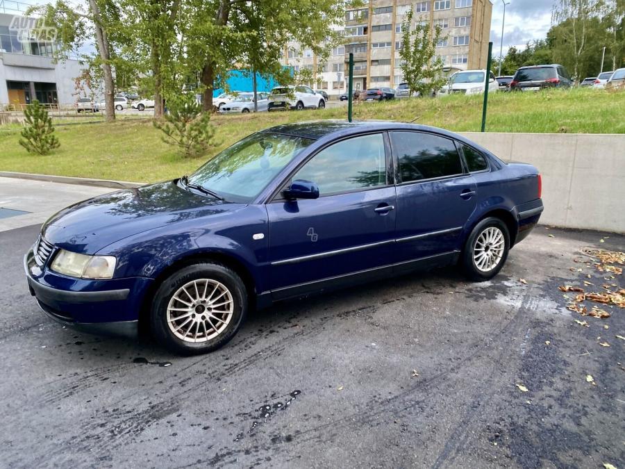 Zils Volkswagen Passat 1997 Šauļi, ar dzinēja tilpumu 1.60 L un nobraukumu 288 tūkst. km par 699 €, foto 4 vietnē AUTOMOTO.COM.LV