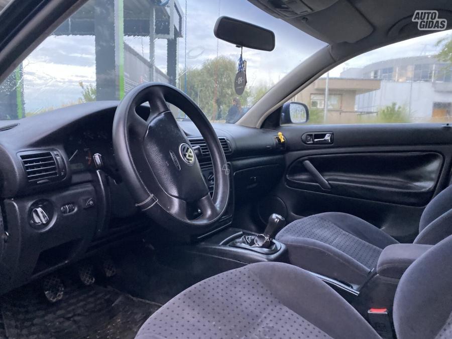 Zils Volkswagen Passat 1997 Šauļi, ar dzinēja tilpumu 1.60 L un nobraukumu 288 tūkst. km par 699 €, foto 10 vietnē AUTOMOTO.COM.LV